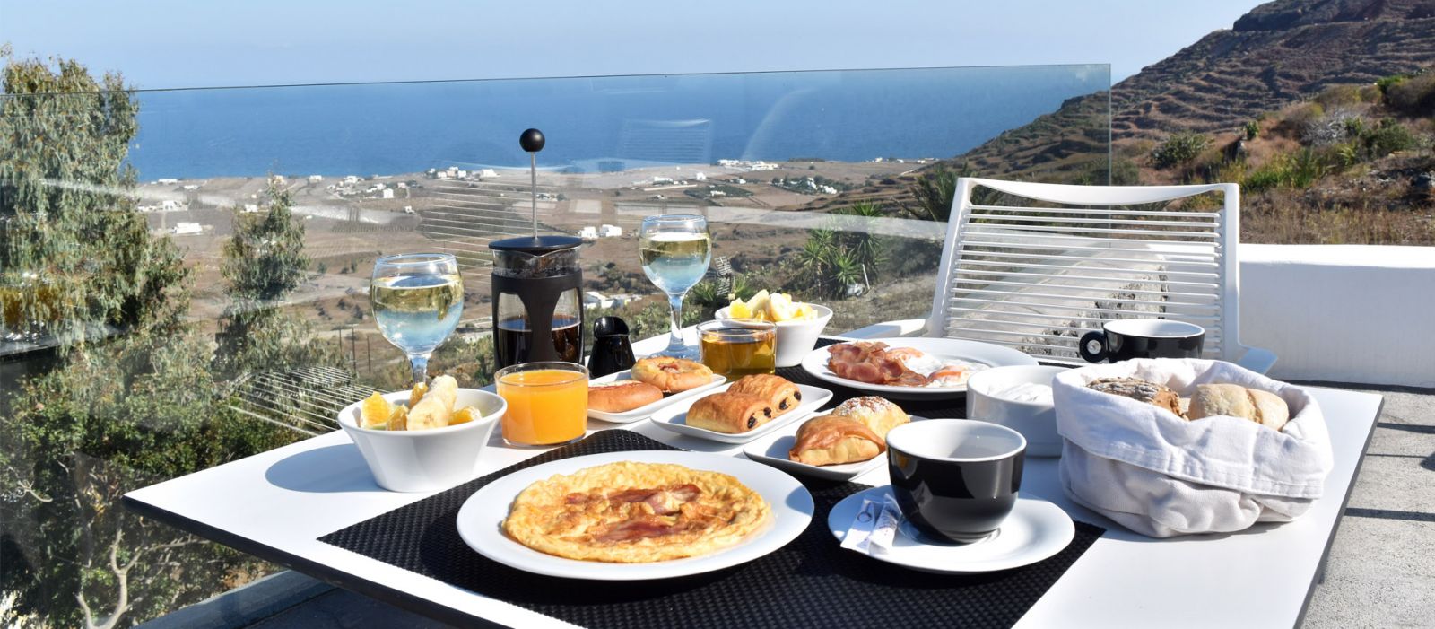 Breakfast | Aperanto Suites in Oia, Greece